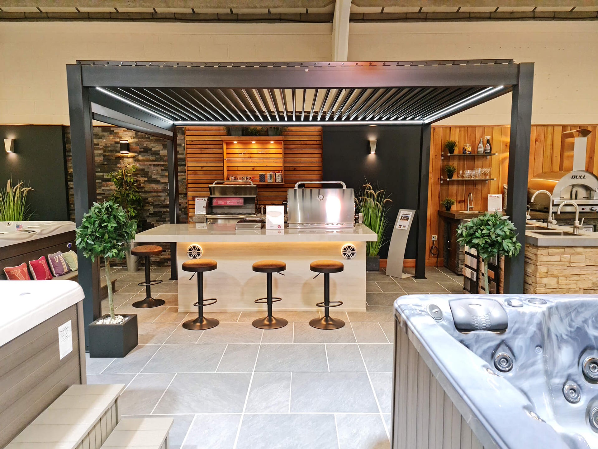 Electronic Motorised Aluminium Pergolas – Woodlark Garden Luxury